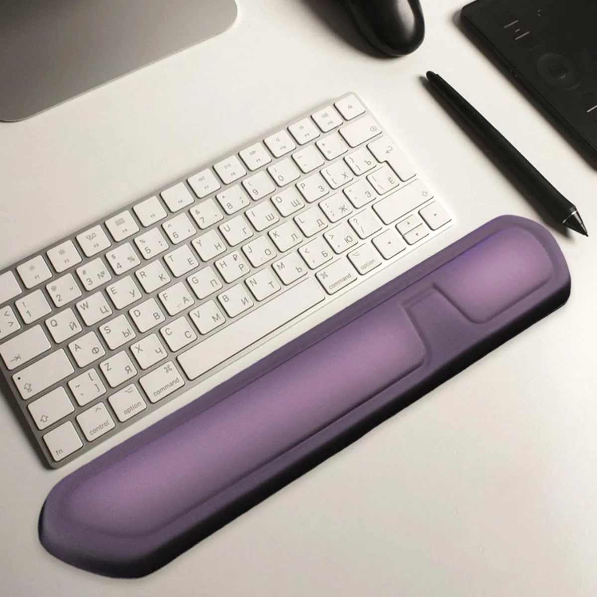 Ergonomic Mouse Wrist Rest with Base - 101 Multimedia